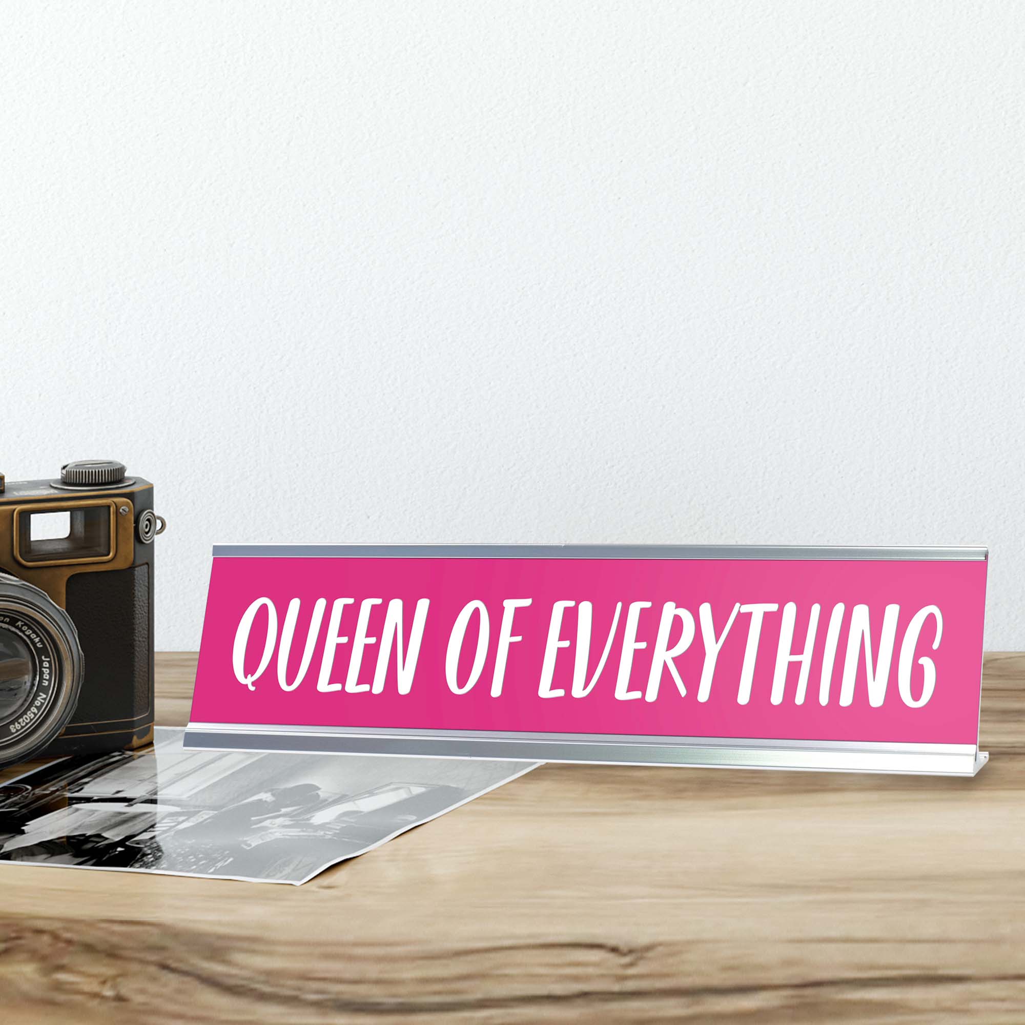 QUEEN OF EVERYTHING Novelty Desk Sign – Pacific Sign and Stamp